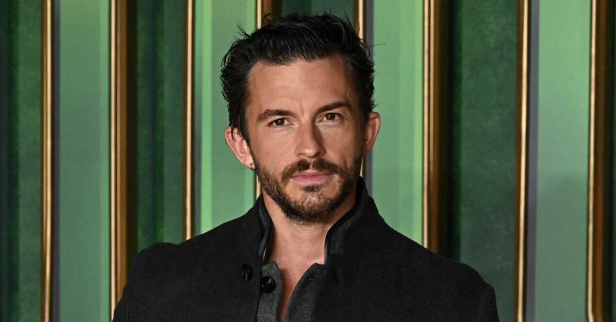 Jonathan Bailey feared being gay would 'hindrance' career but was ...